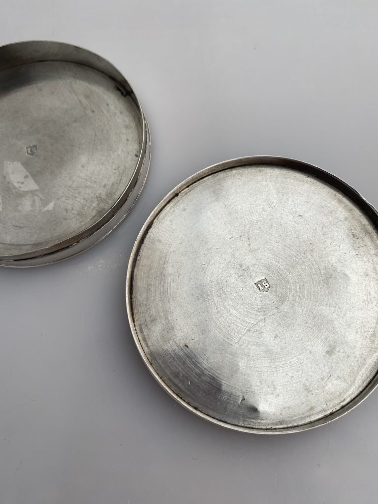 An 18th century silver Freedom box, circa 1770. - Iain Marr Antiques